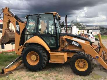Retroescavadeira Caterpillar 416e 4x4 Ano 2010 - Ano: 2010 - R$65000 - Agroads